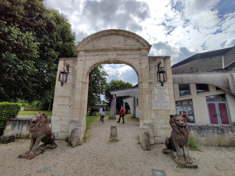 A la découverte du château de Coucy, l’une des plus belles ruines de ...